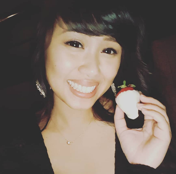 Hello! My name is Aki and I'm a Canadian Twitch streamer from Edmonton ...